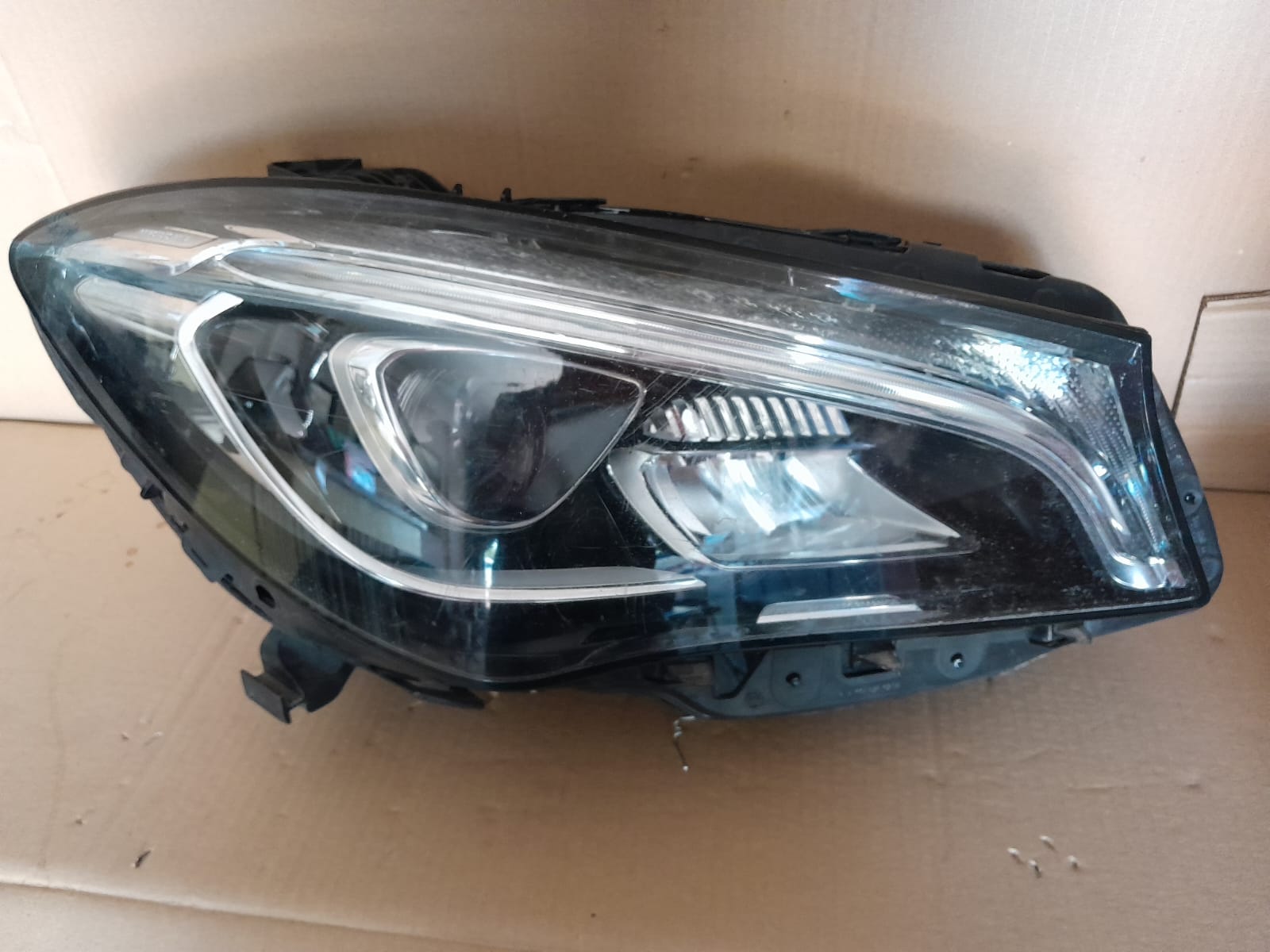 MERCEDES-BENZ W117 F/L LED RIGHT HEADLIGHT (REPAIRED) - PMP